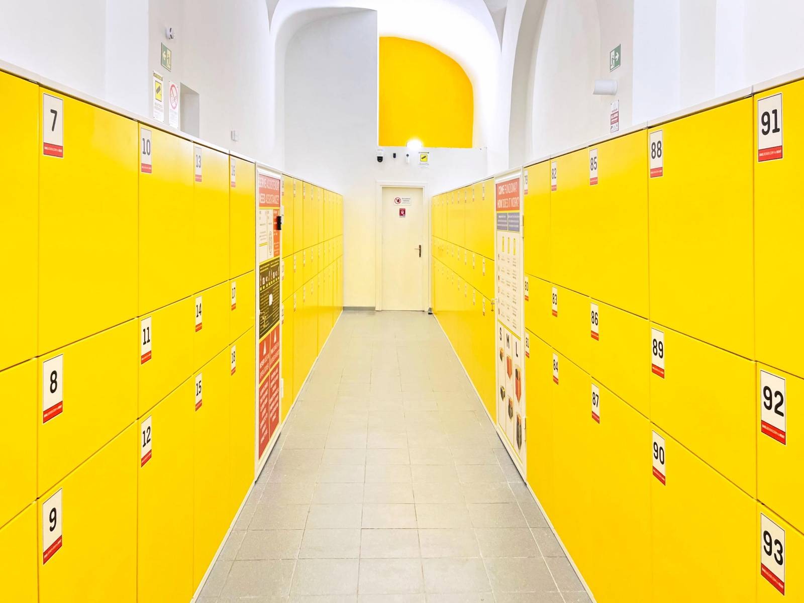 BAGLOCKER.COM | Automated Luggage Storage